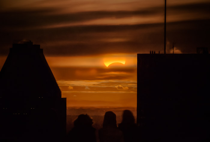 Photo du jour: Annular Solar Eclipse - Spacing Montreal | Spacing Montreal