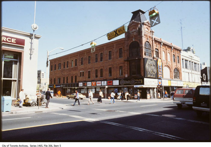 The slow and deadly evolution of Toronto's crosswalks - Spacing Toronto ...